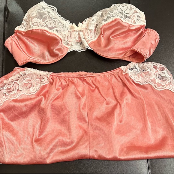 vassarette | Intimates & Sleepwear | Beautiful Vasserette Vintage ...